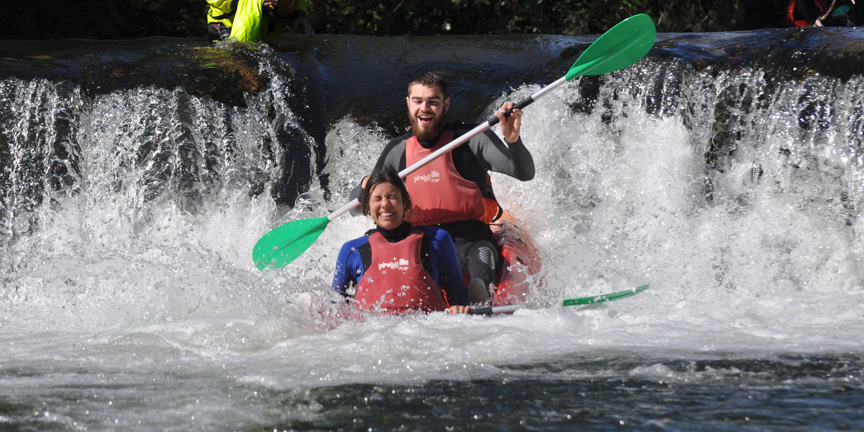 Descenso río Umia en kayak para escolares - Piragüilla | Kayak, piragua ...